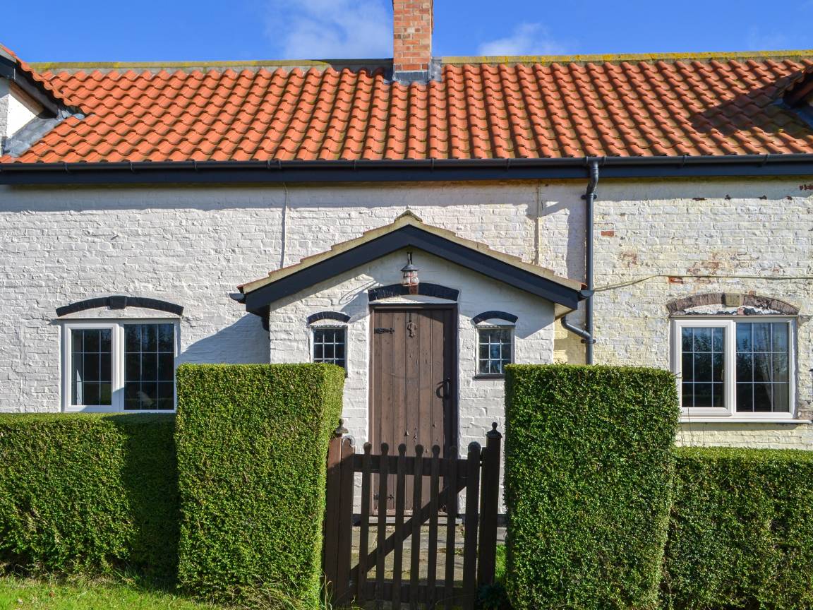 Cottage ∙ 2 Bedrooms ∙ 4 Guests - Withernsea