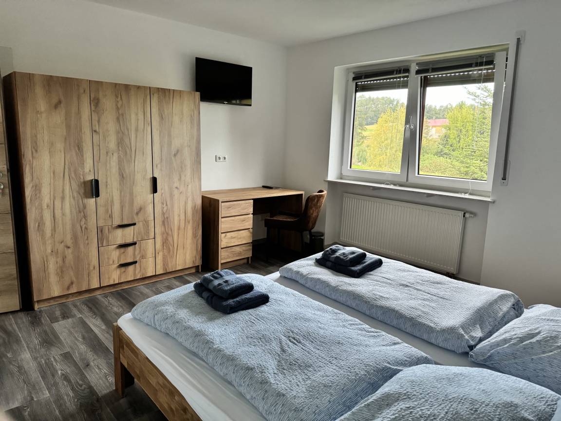 95 M² Ferienwohnung ∙ 3 Schlafzimmer ∙ 7 Gäste - Neunburg vorm Wald