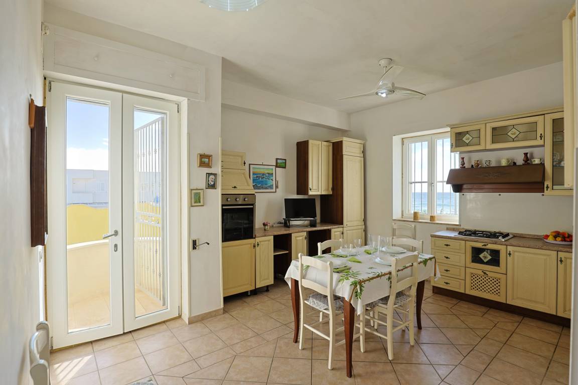 75 M² House ∙ 2 Bedrooms ∙ 8 Guests - Manduria