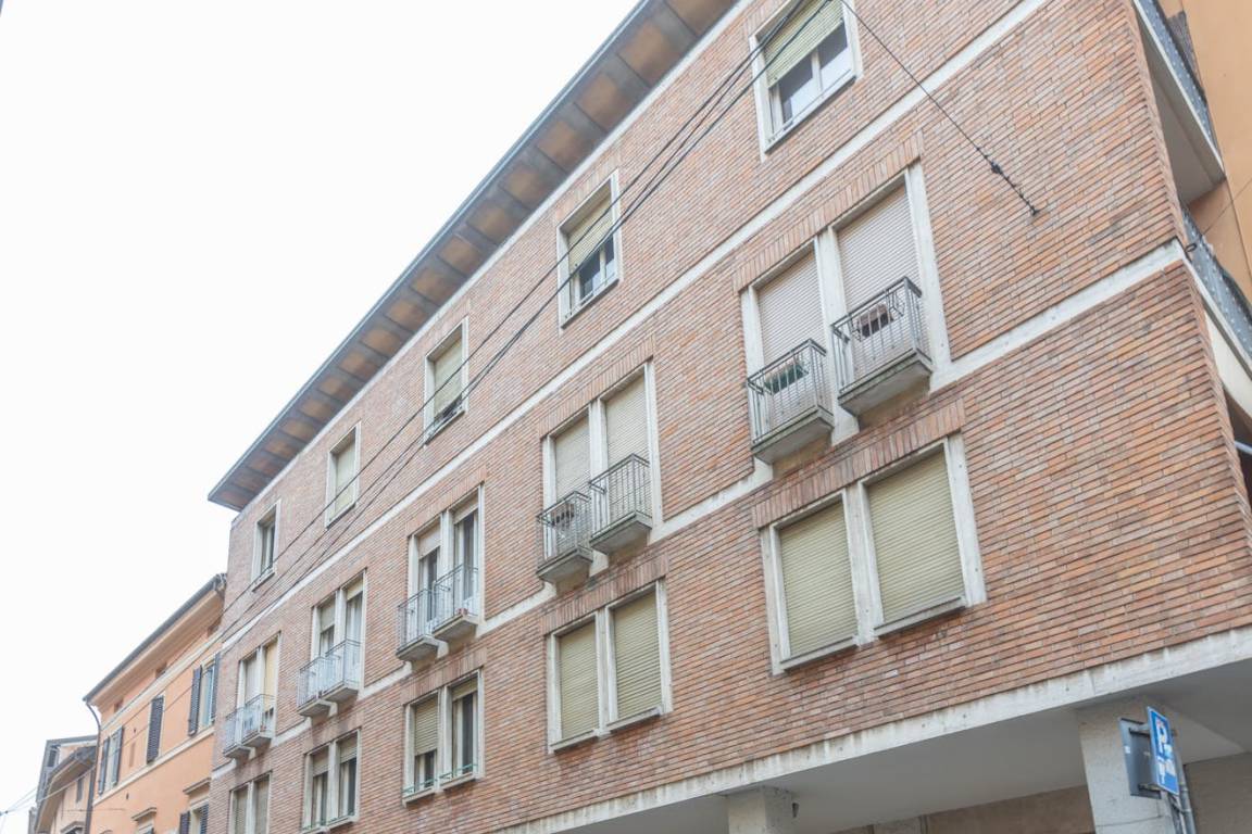 105 M² Apartamento ∙ 3 Habitaciones ∙ 6 Huéspedes - Bologna