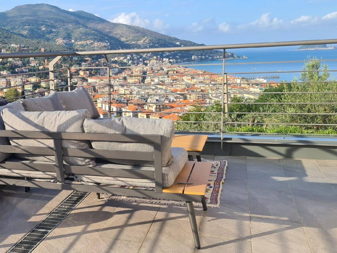 69 M² Ferienwohnung ∙ 2 Schlafzimmer ∙ 5 Gäste - Alassio