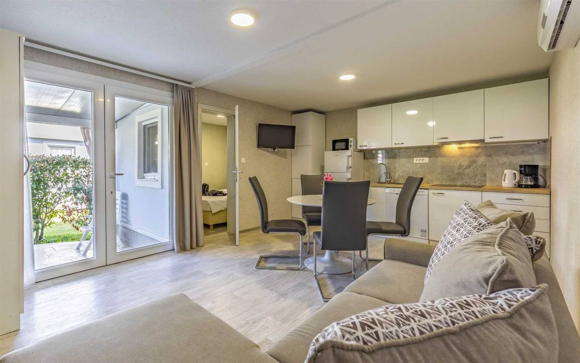 40 M² Mobilheim ∙ 2 Schlafzimmer ∙ 6 Gäste - Pula