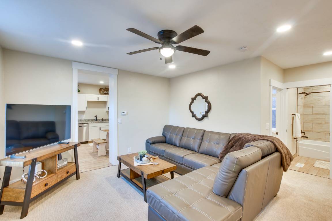 111 M² Apartment ∙ 3 Bedrooms ∙ 8 Guests - Logan, UT