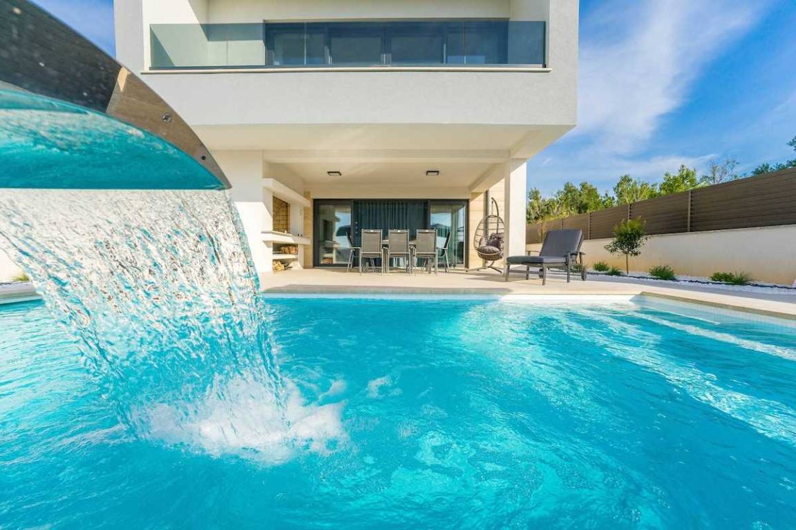 220 M² Villa ∙ 4 Makuuhuonetta ∙ 8 Vierasta - 維爾島
