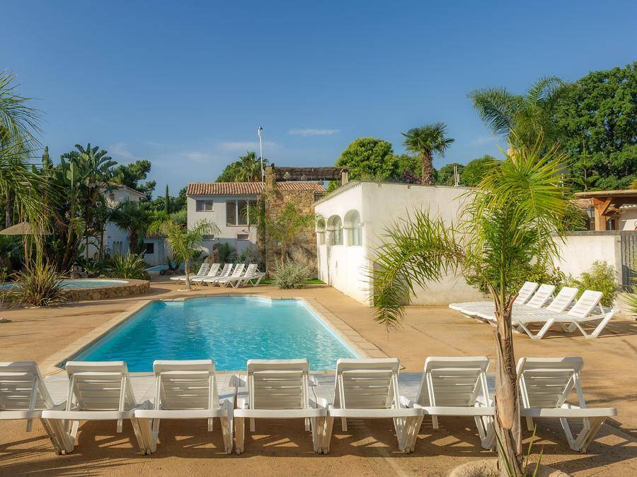 31 M² Bungalow ∙ 2 Habitaciones ∙ 6 Huéspedes - Corsica