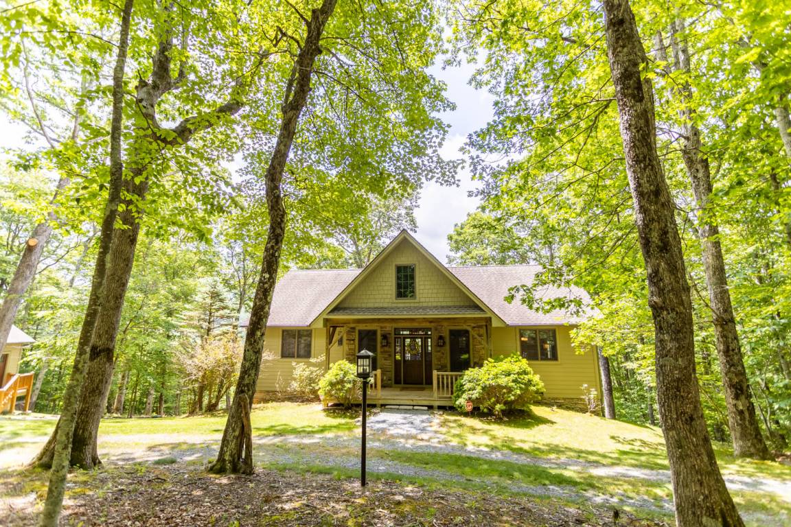 307 M² Cabin ∙ 4 Bedrooms ∙ 10 Guests - Boone, NC