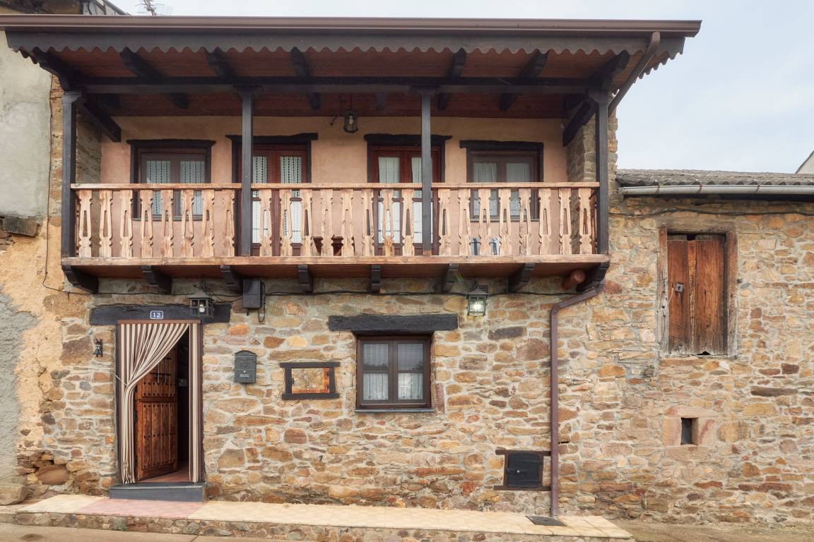 30 M² Casa ∙ 2 Habitaciones ∙ 4 Huéspedes - Bembibre