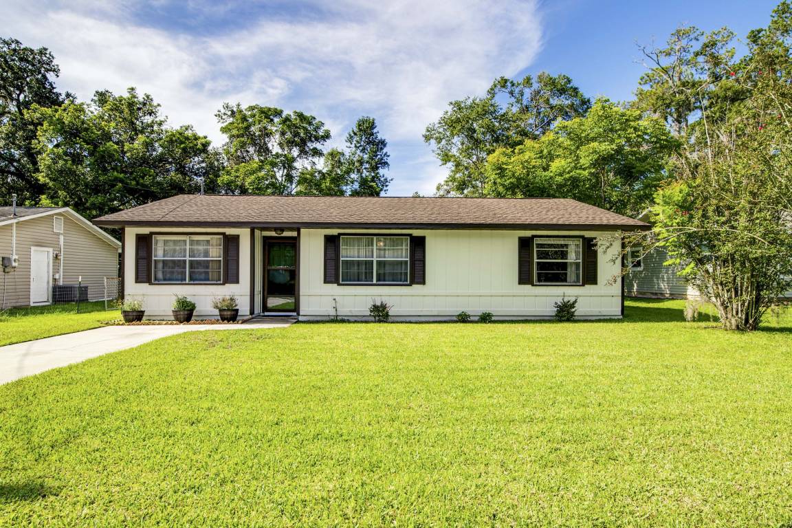 111 M² House ∙ 3 Bedrooms ∙ 6 Guests - Bonnie Lake, Brooksville