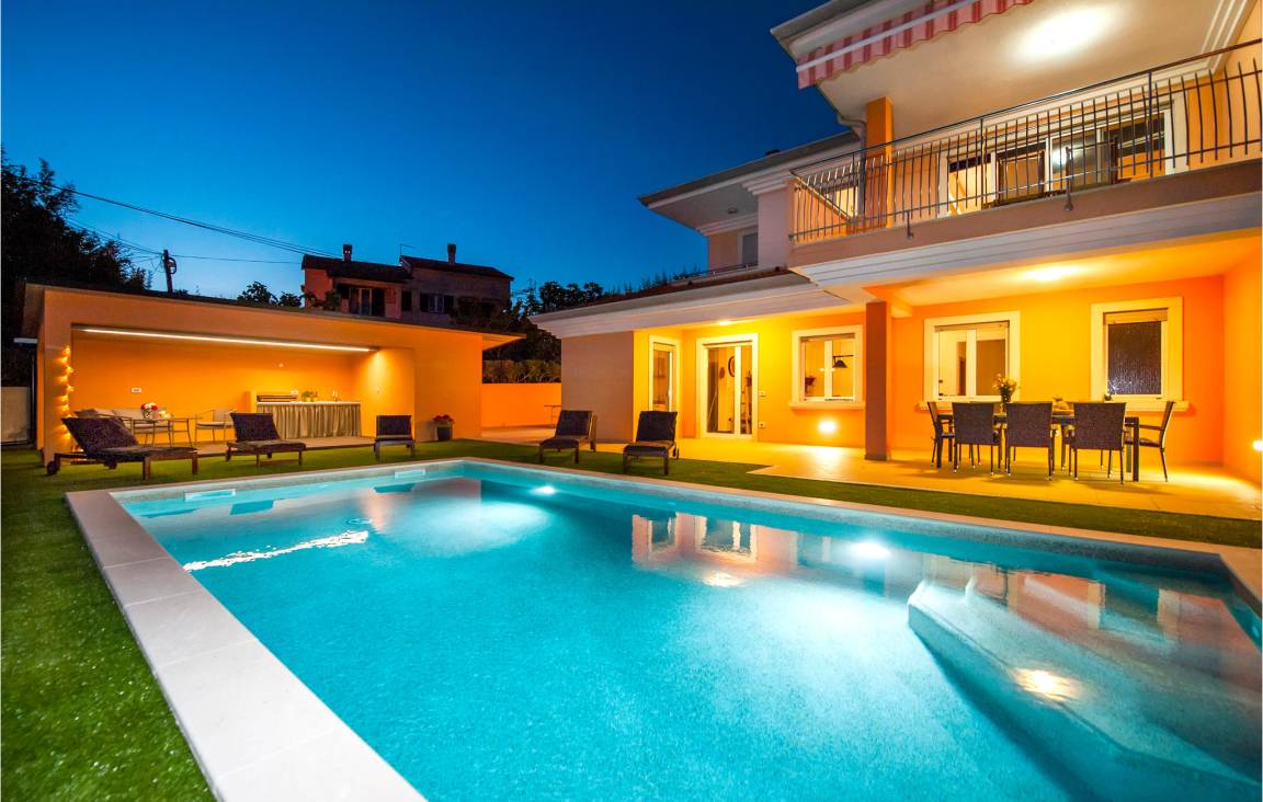 600 M² House ∙ 4 Bedrooms ∙ 8 Guests - Rovinj