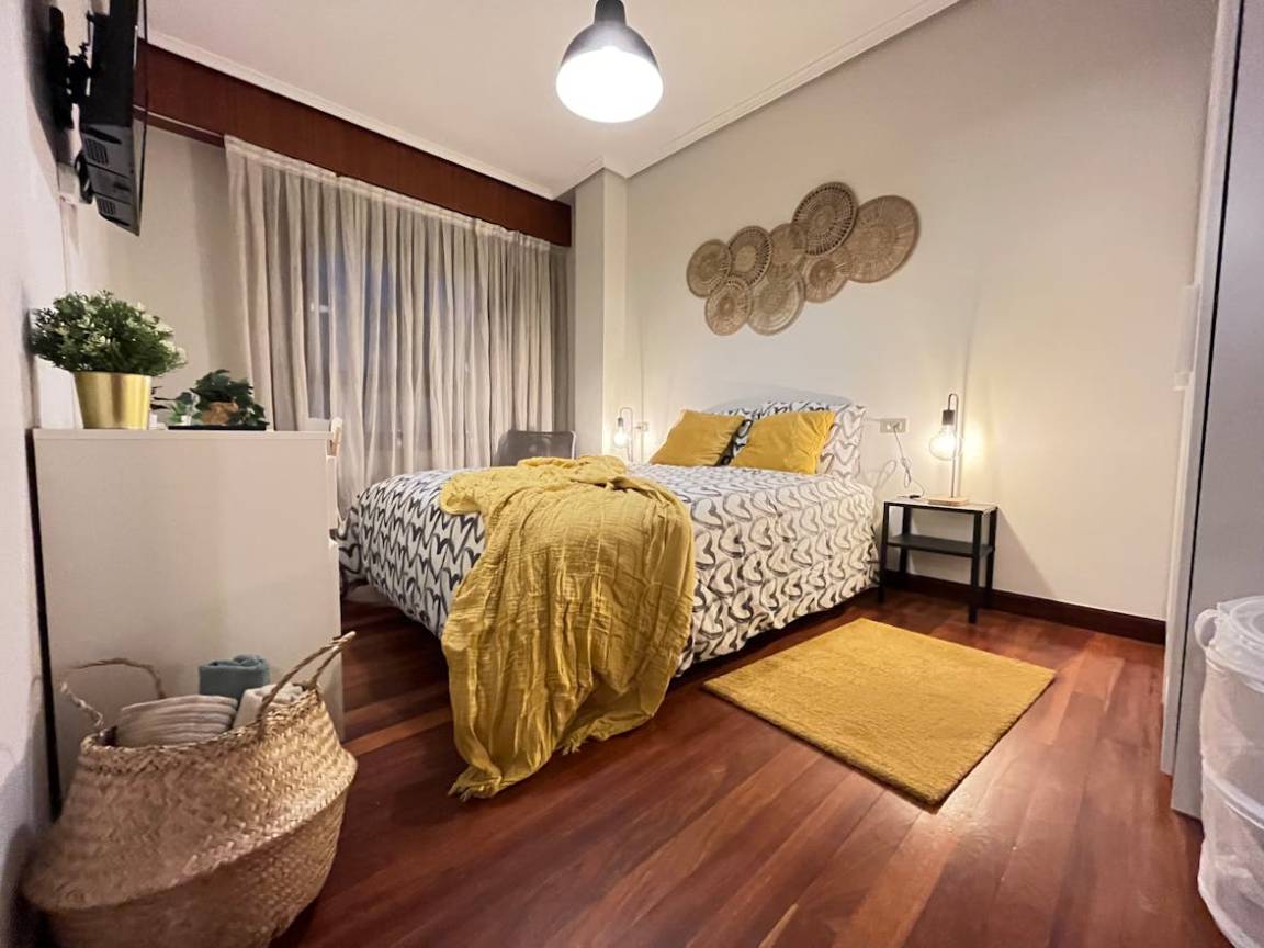 120 M² Habitación Privada ∙ 1 Habitación ∙ 1 Huésped - Bilbao