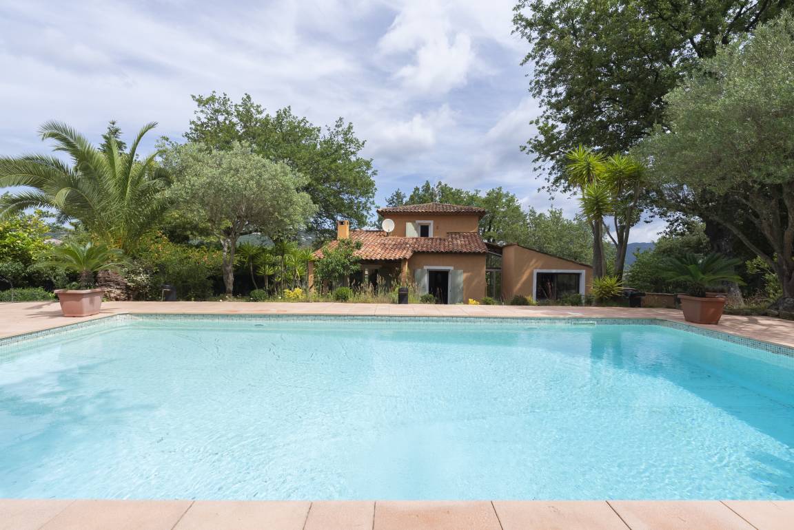 20 M² Studio ∙ 2 Personnes - Fréjus