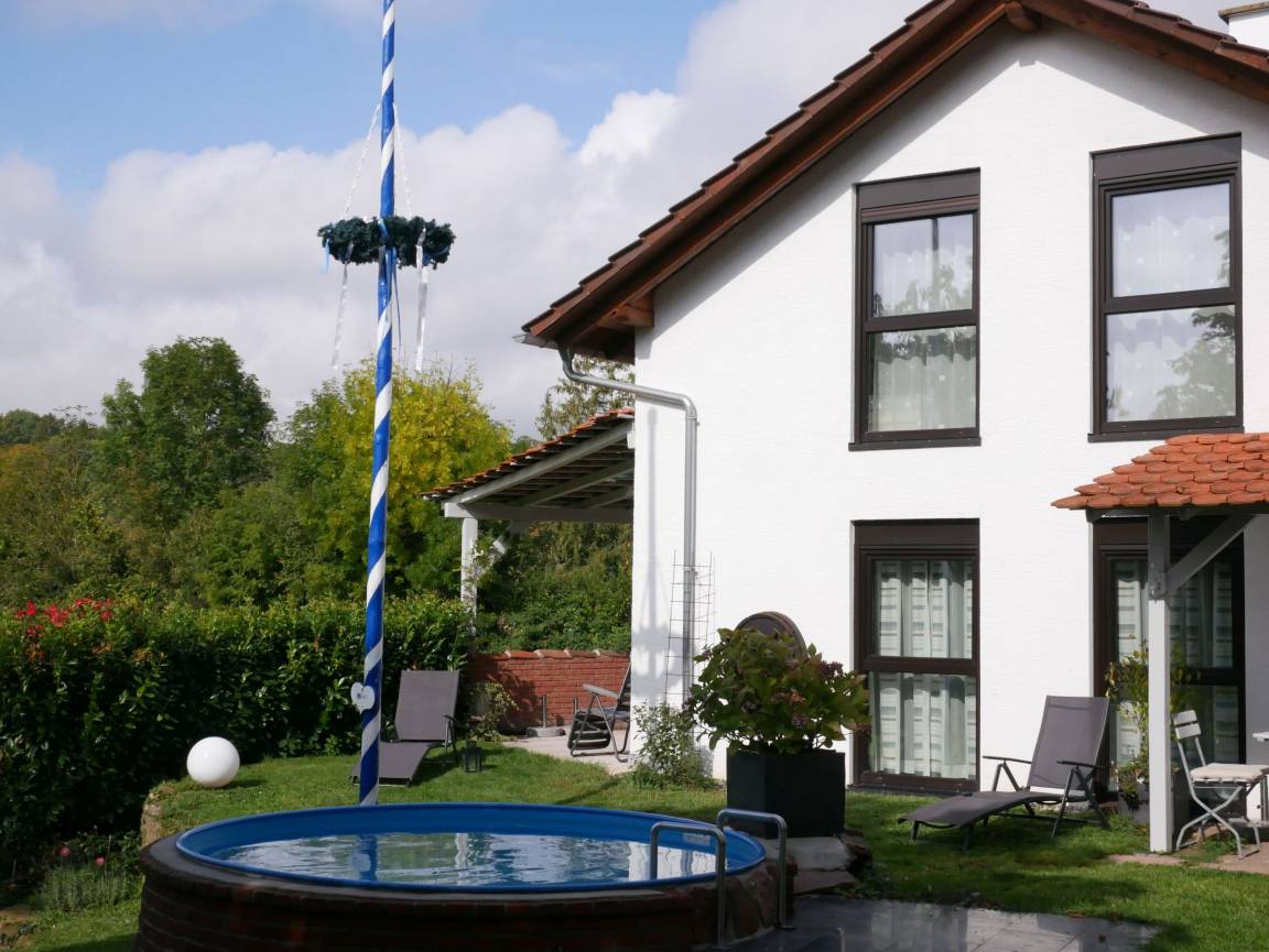 75 M² Ferienhaus ∙ 2 Schlafzimmer ∙ 4 Gäste - Sachsenheim