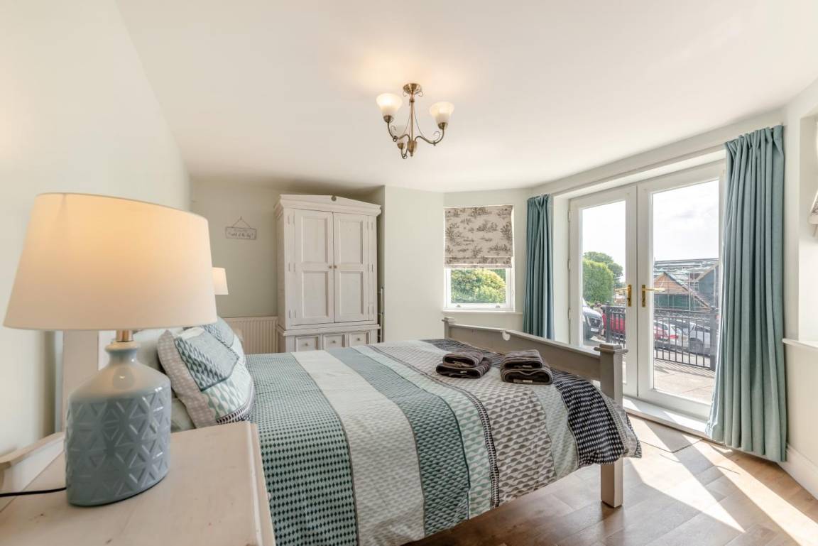 Apartment ∙ 2 Bedrooms ∙ 4 Guests - Saundersfoot