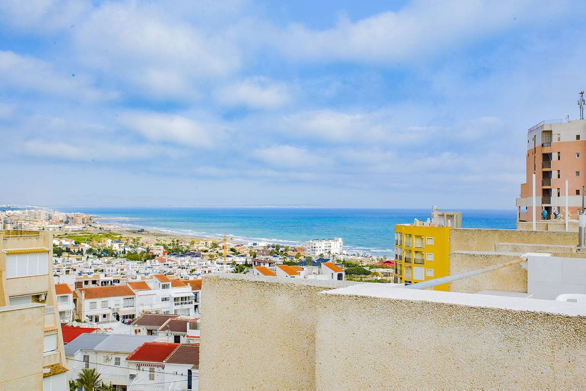 75 M² Huoneisto ∙ 2 Makuuhuonetta ∙ 7 Vierasta - Torrevieja