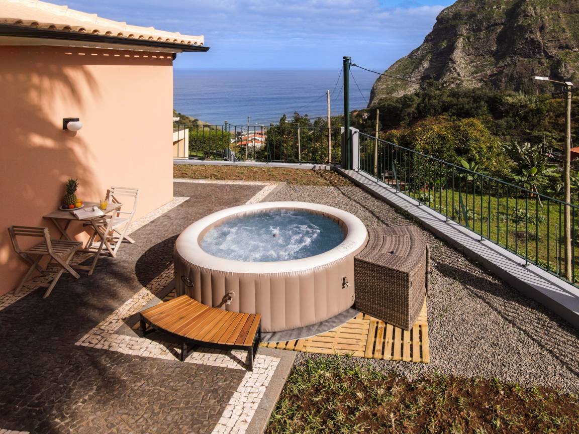 108 M² House ∙ 2 Bedrooms ∙ 5 Guests - Madeira Island