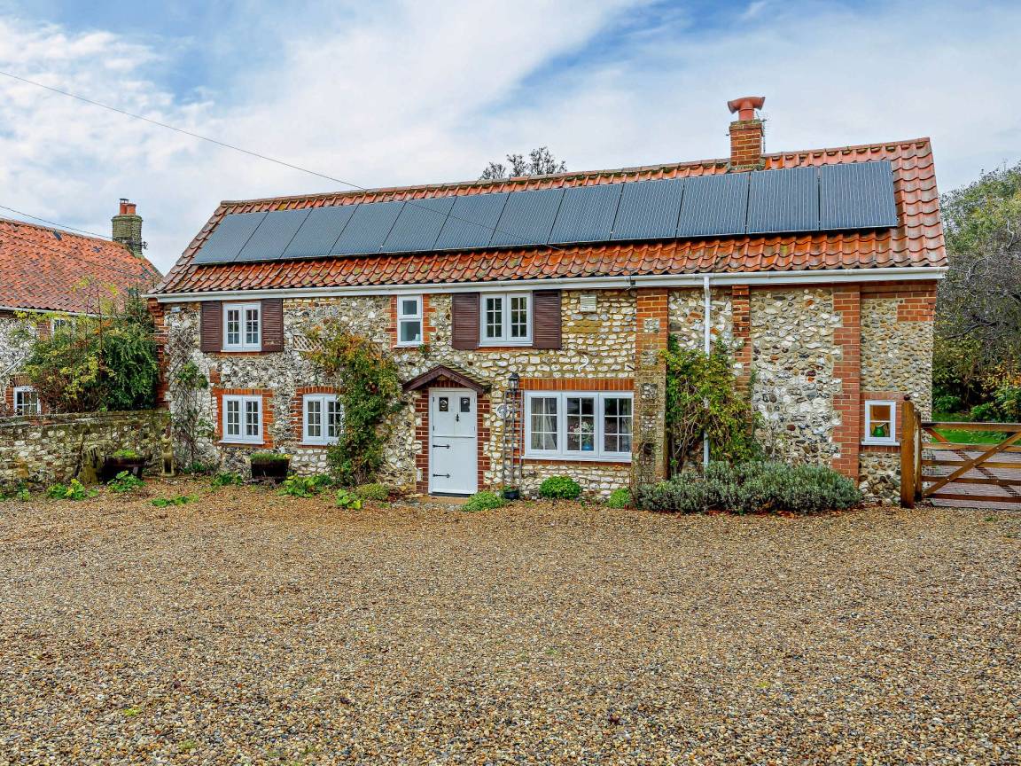 Cottage ∙ 4 Bedrooms ∙ 7 Guests - Thornham