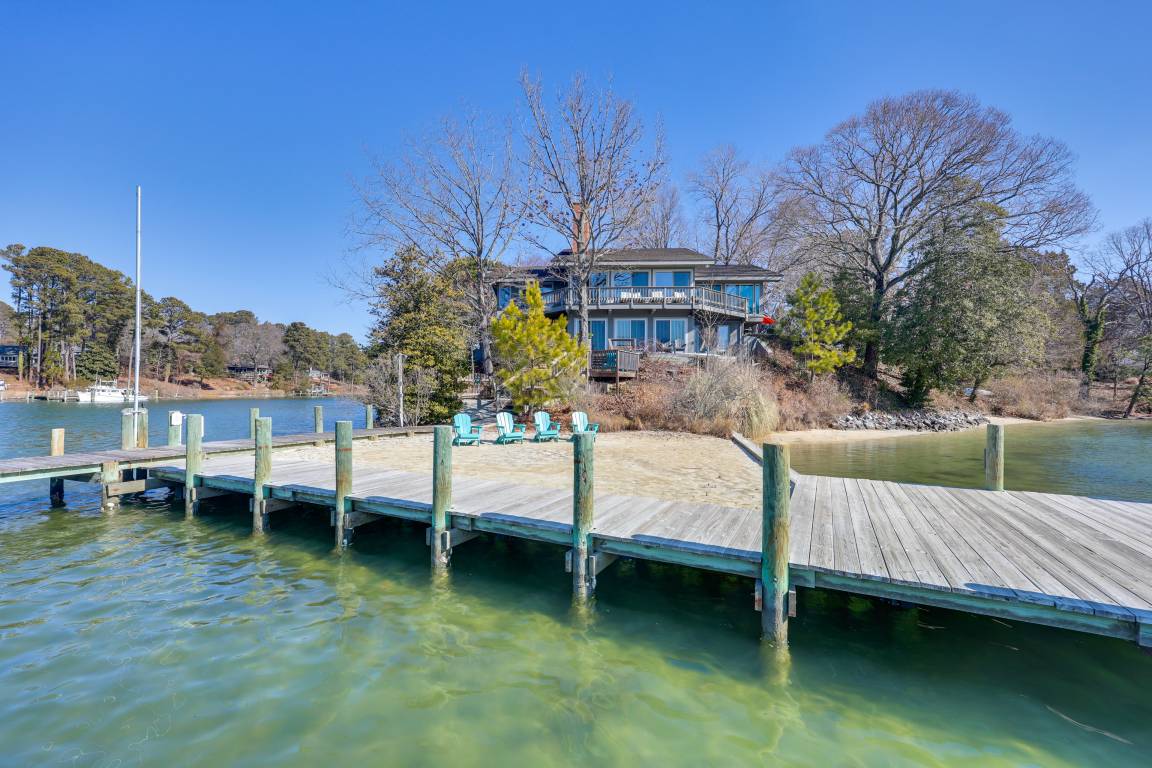 464 M² House ∙ 4 Bedrooms ∙ 10 Guests - Kilmarnock, VA