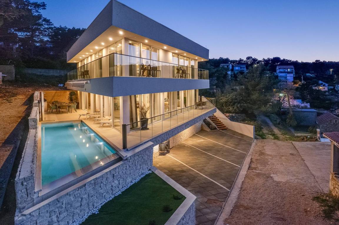 202 M² Villa ∙ 4 Schlafzimmer ∙ 8 Gäste - Jelsa