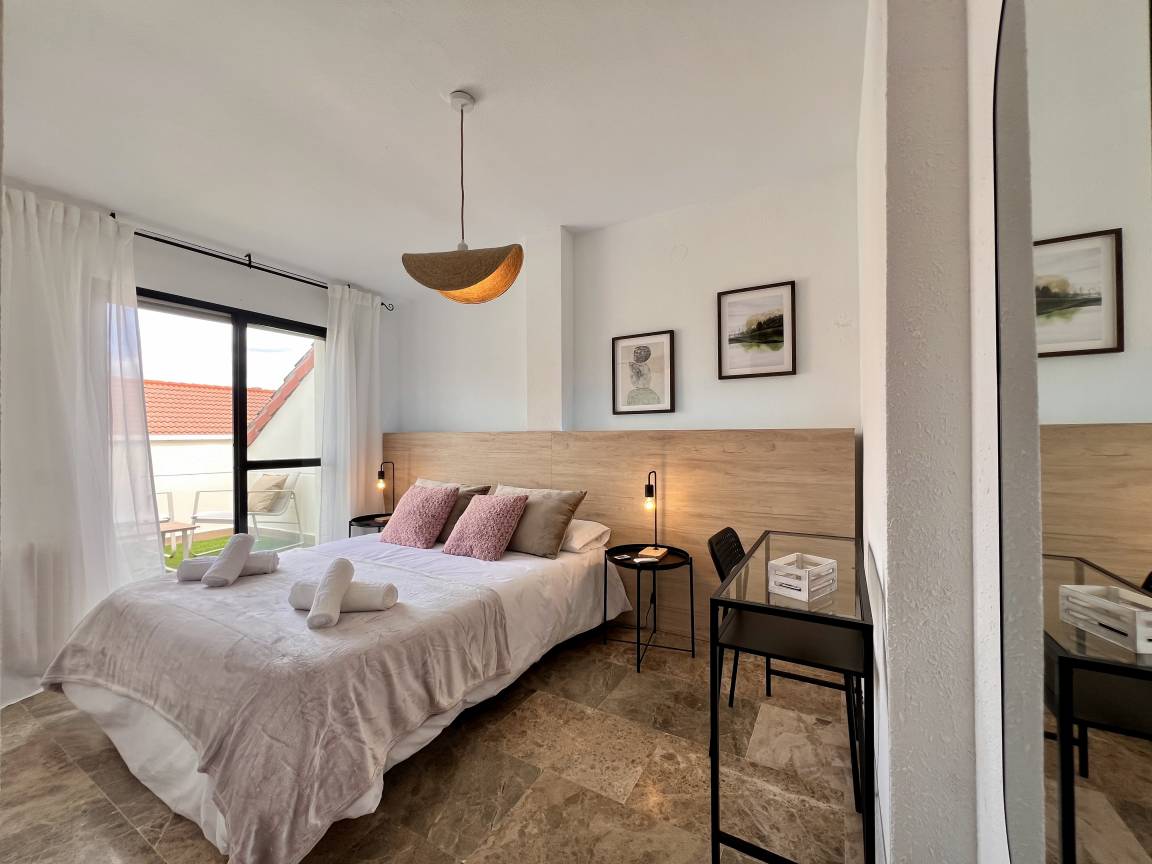 100 M² Apartamento ∙ 4 Habitaciones ∙ 8 Huéspedes - Ciudad Real