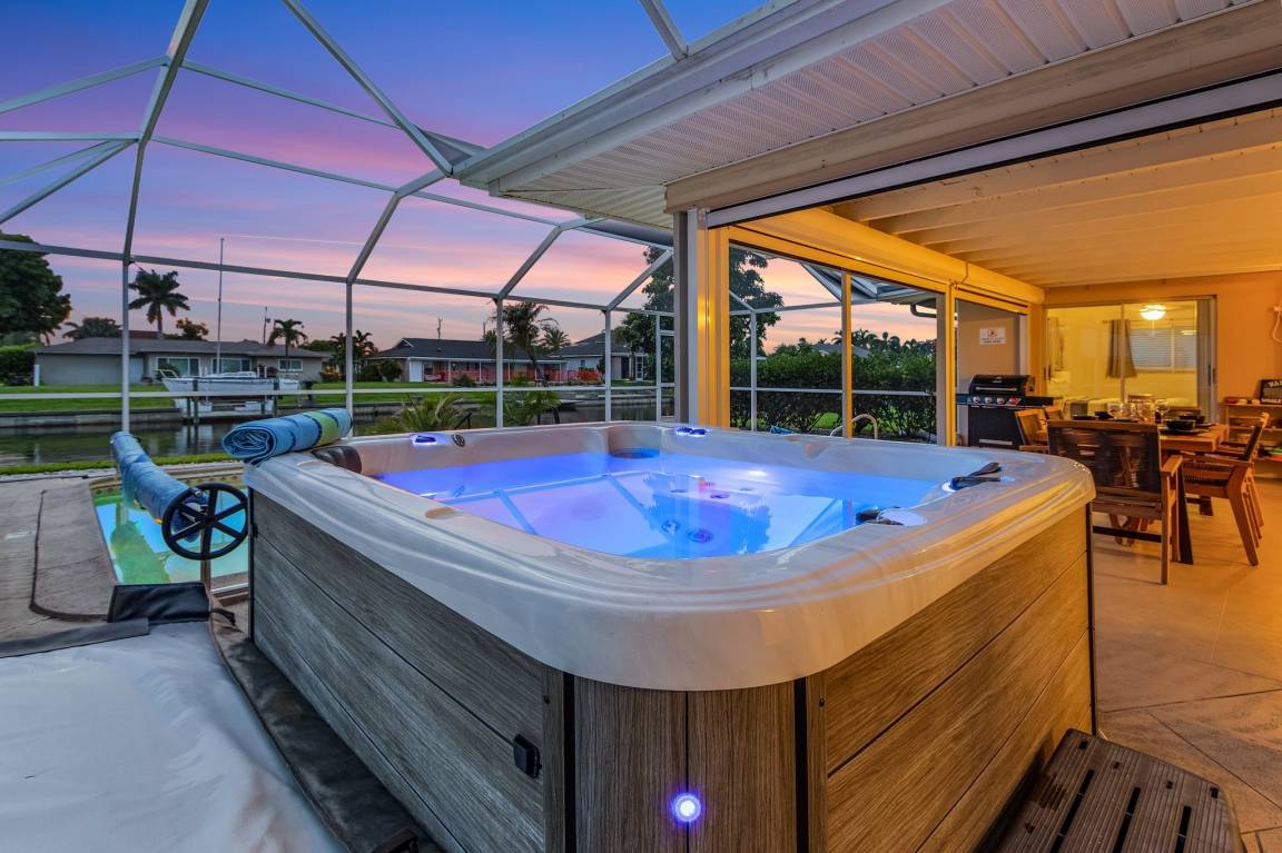 129 M² House ∙ 3 Bedrooms ∙ 6 Guests - Cape Coral, FL