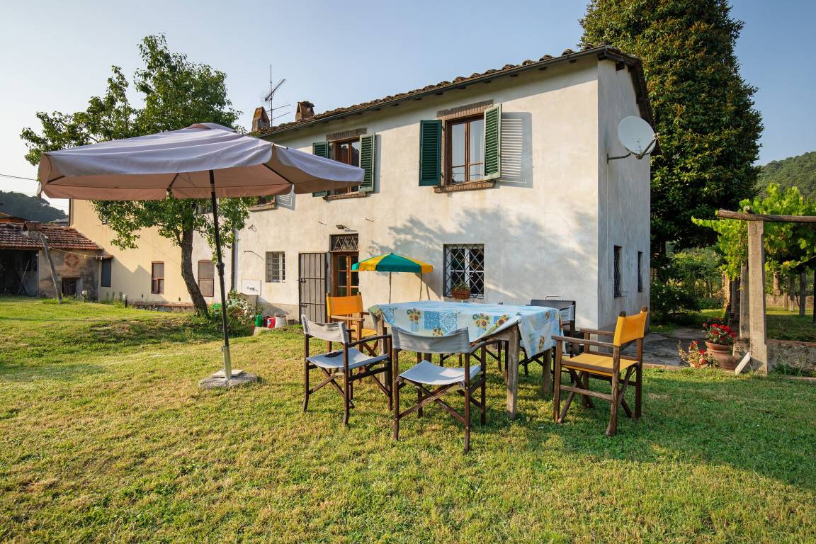 120 M² Villa ∙ 4 Bedrooms ∙ 8 Guests - Lucca