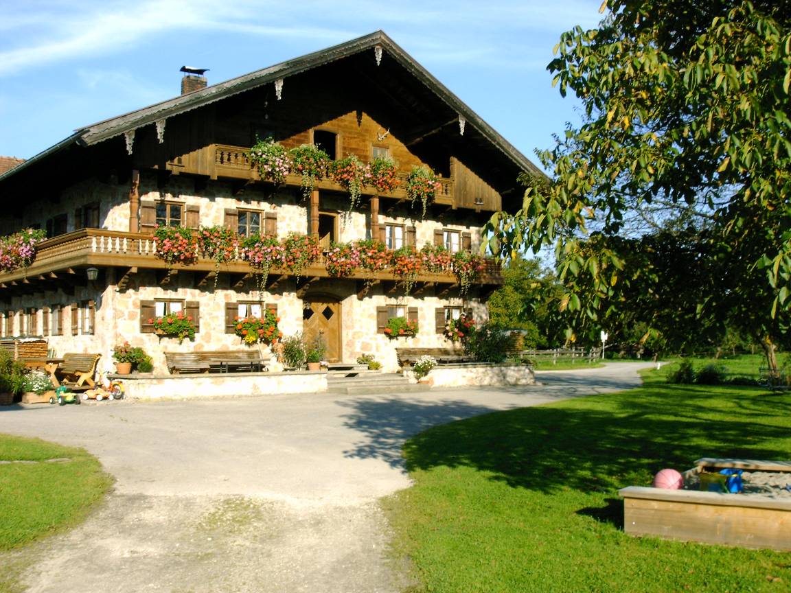 45 M² Ferienwohnung ∙ 2 Schlafzimmer ∙ 4 Gäste - Grassau