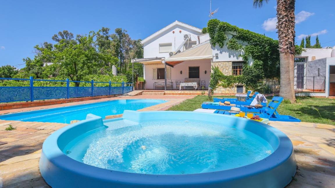 135 M² Maison De Vacances ∙ 7 Chambres ∙ 14 Personnes - Montilla