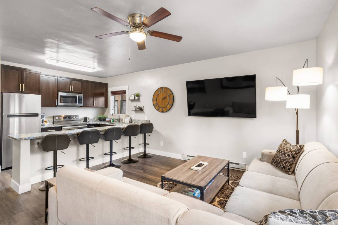 Apartment ∙ 1 Bedroom ∙ 4 Guests - West Yellowstone, MT