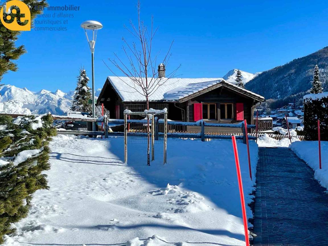 120 M² Chalet ∙ 4 Bedrooms ∙ 6 Guests - Sierre