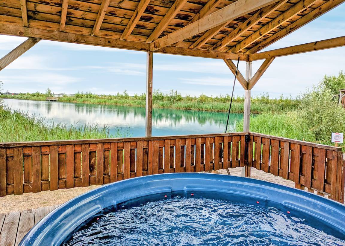 Chalet ∙ 2 Bedrooms ∙ 4 Guests - Ely