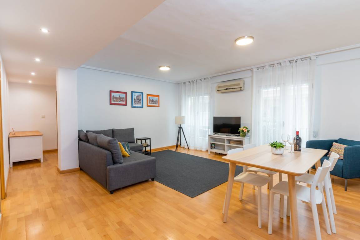 100 M² Appartement ∙ 3 Chambres ∙ 6 Personnes - Burjassot