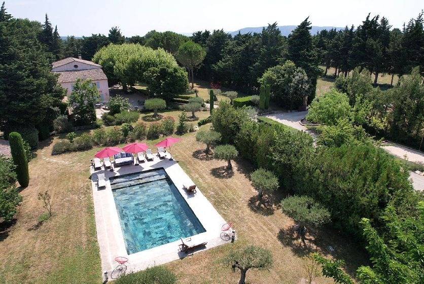 600 M² Maison De Vacances ∙ 6 Chambres ∙ 12 Personnes - Cavaillon