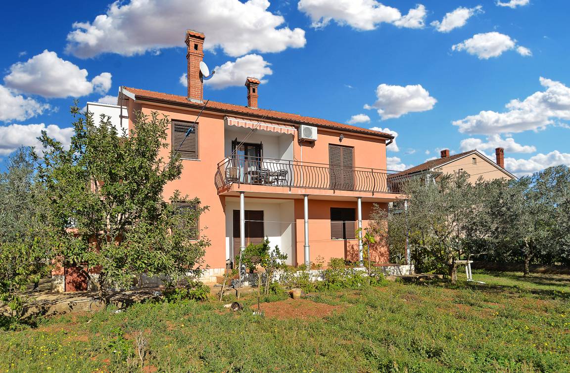 100 M² Apartamento ∙ 3 Quartos ∙ 6 Hóspedes - Pula