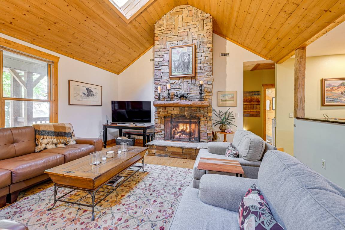 250 M² House ∙ 4 Bedrooms ∙ 8 Guests - Sapphire, NC