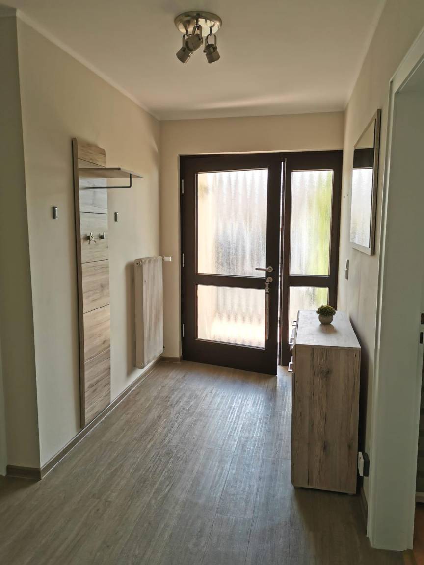 65 M² Ferienwohnung ∙ 1 Schlafzimmer ∙ 2 Gäste - Konz