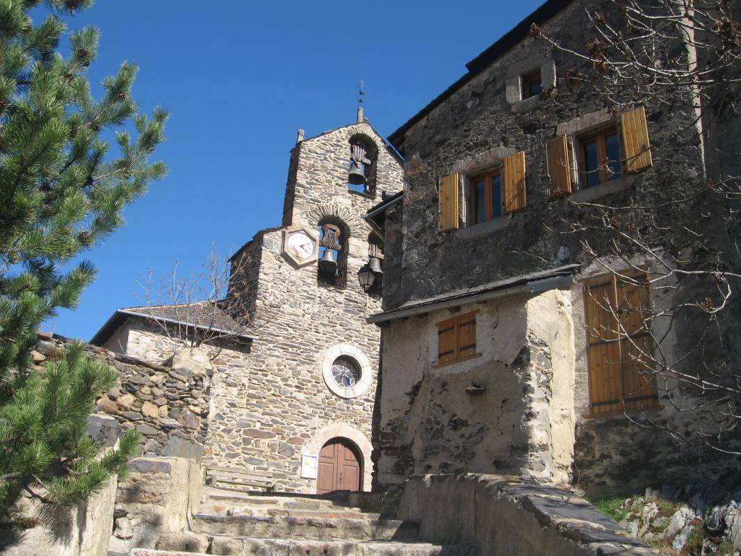 75 M² Gîte ∙ 2 Bedrooms ∙ 4 Guests - Alp, Catalonia