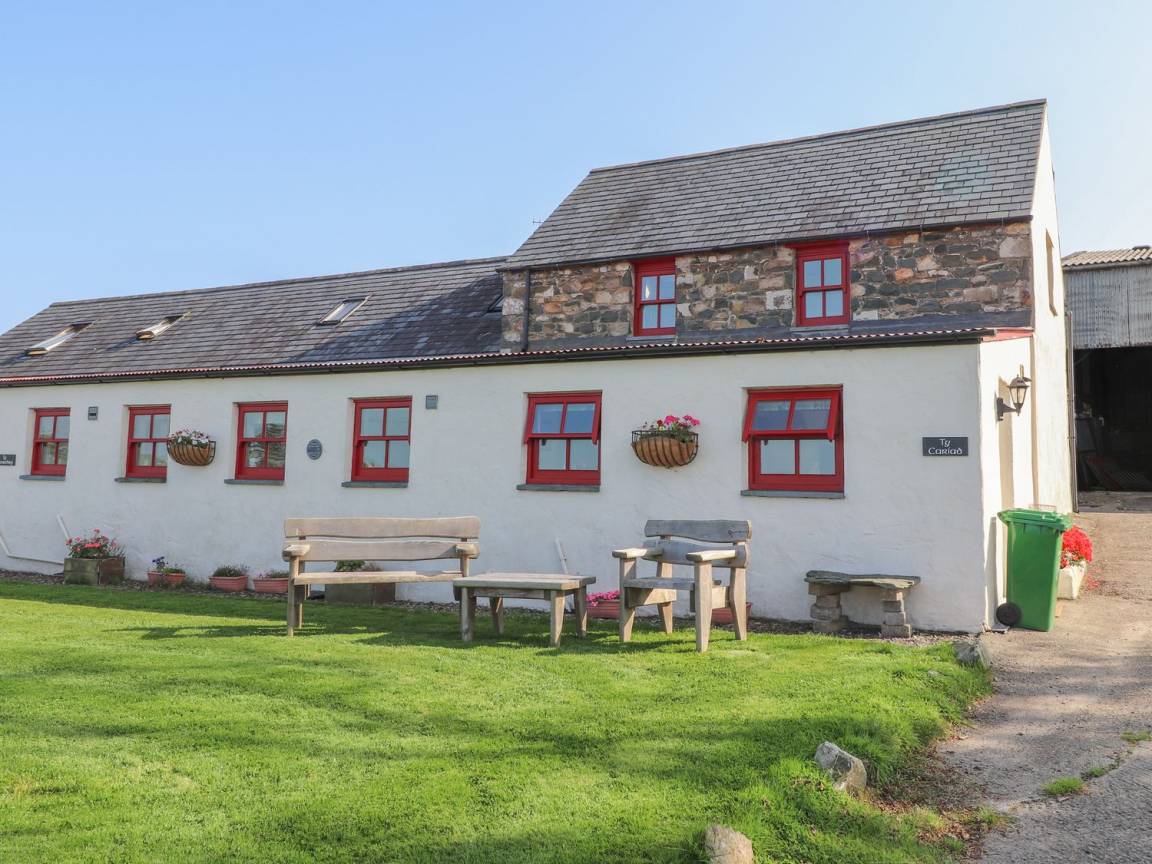 Cottage ∙ 2 Bedrooms ∙ 3 Guests - Fishguard