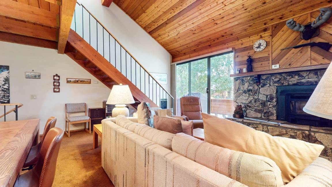 143 M² Condo ∙ 2 Bedrooms ∙ 8 Guests - Mammoth Lakes, CA