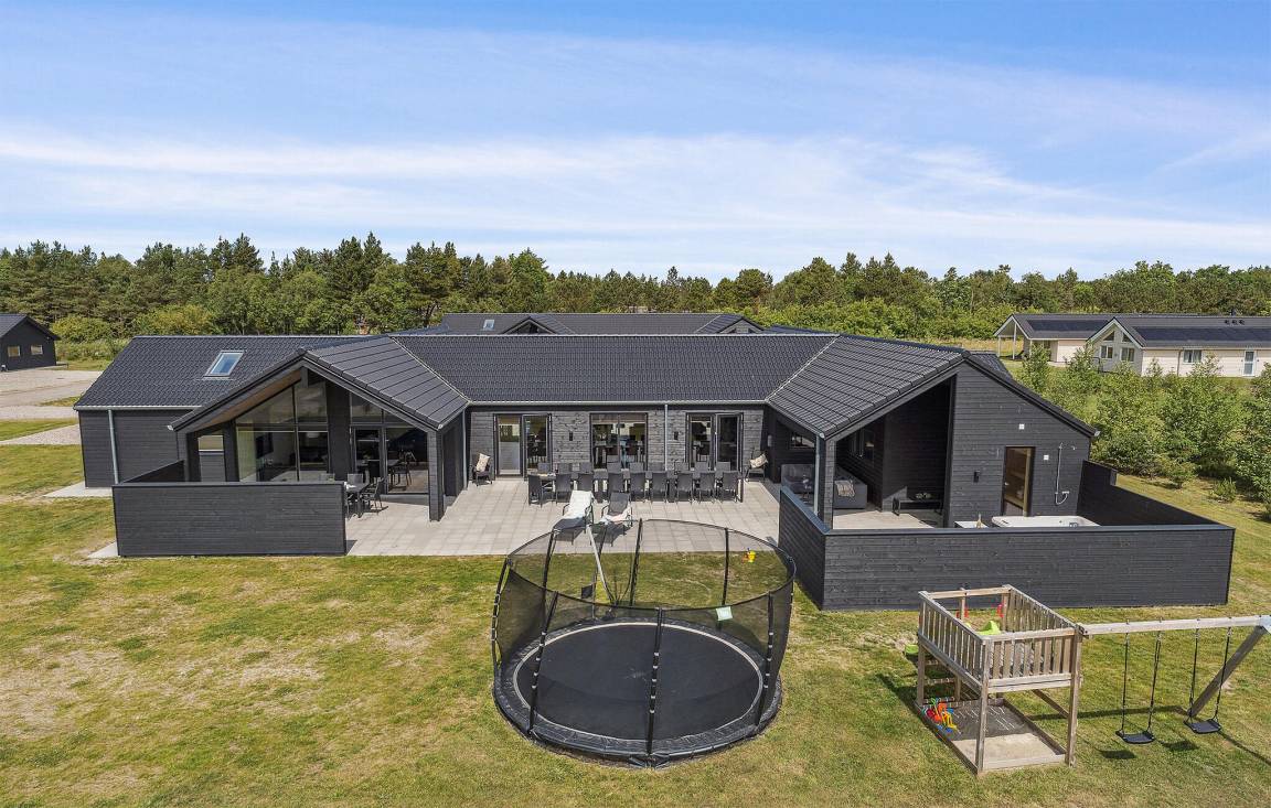 320 M² Ferienhaus ∙ 10 Schlafzimmer ∙ 26 Gäste - Nymindegab