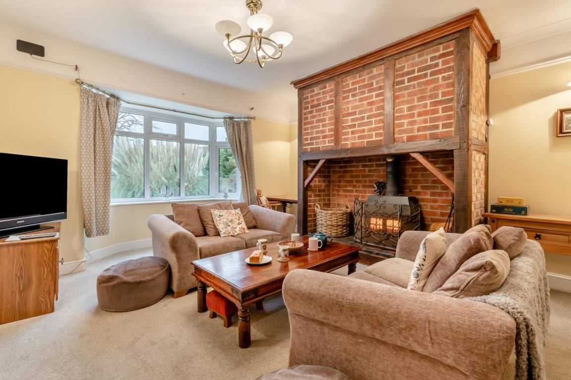 House ∙ 2 Bedrooms ∙ 4 Guests - Holt