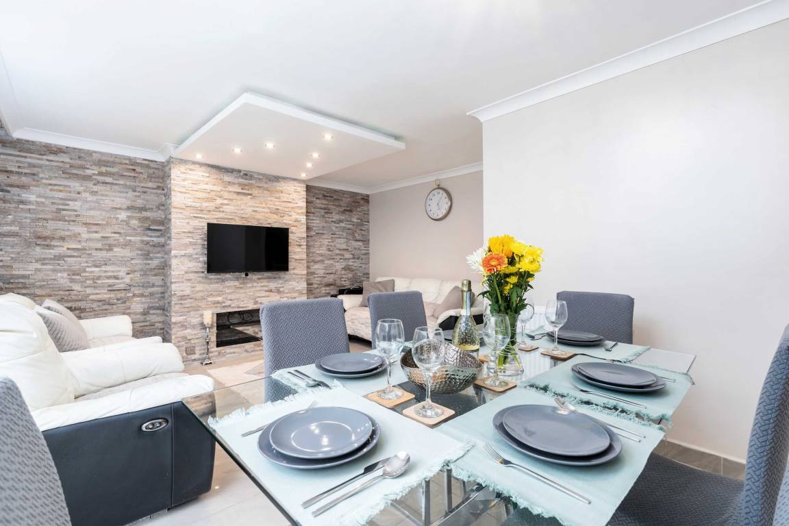 Apartment ∙ 3 Bedrooms ∙ 6 Guests - Sheffield