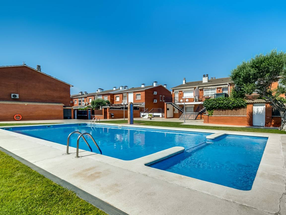 100 M² Maison De Vacances ∙ 4 Chambres ∙ 8 Personnes - Blanes