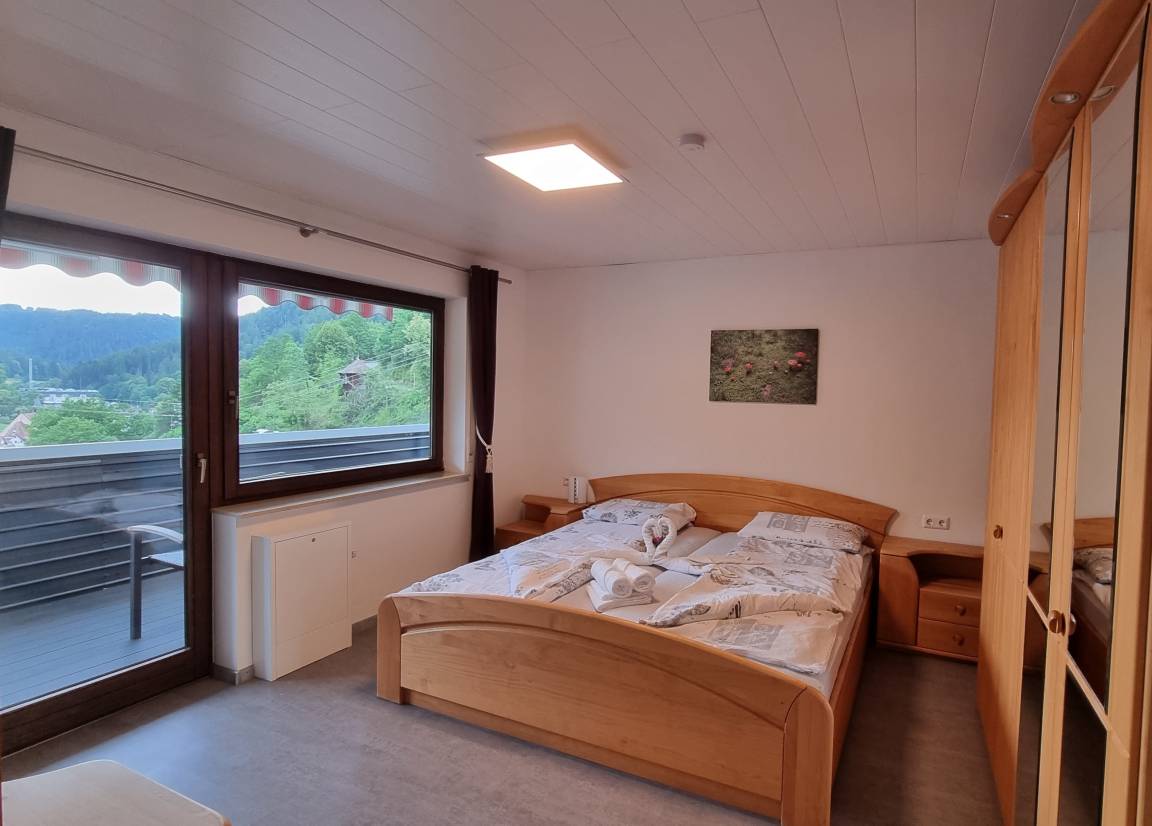 80 M² Ferienwohnung ∙ 2 Schlafzimmer ∙ 6 Gäste - Altensteig