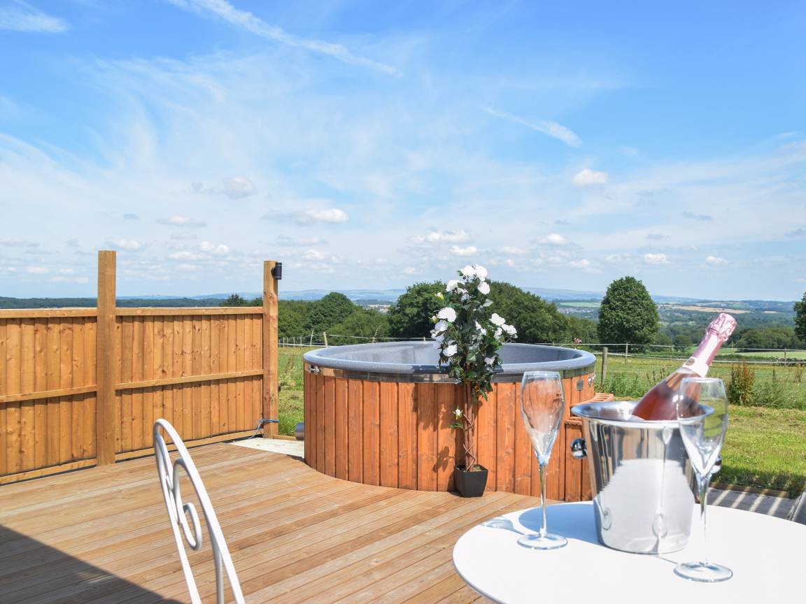 Apartment ∙ 1 Bedroom ∙ 4 Guests - Ormskirk