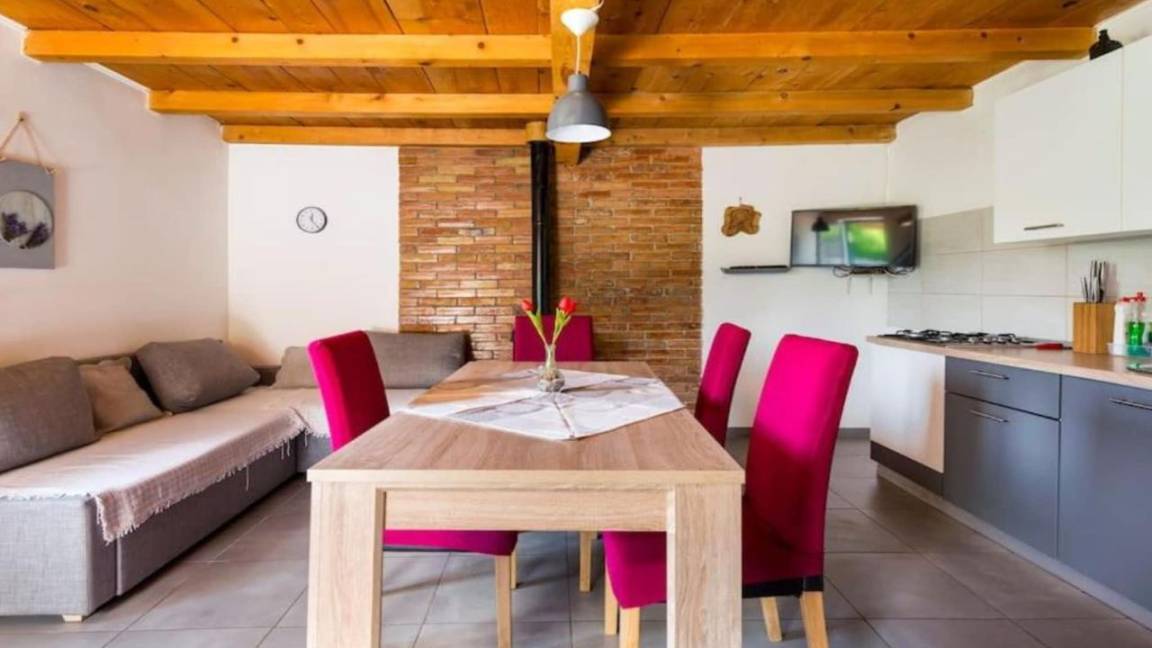 75 M² Maison De Vacances ∙ 2 Chambres ∙ 7 Personnes - Sinj