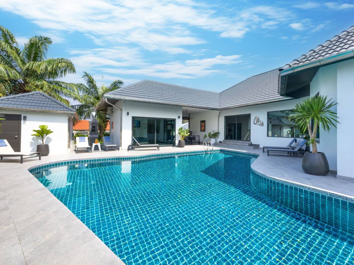 999 M² Huis ∙ 6 Slaapkamers ∙ 12 Gasten - Pattaya