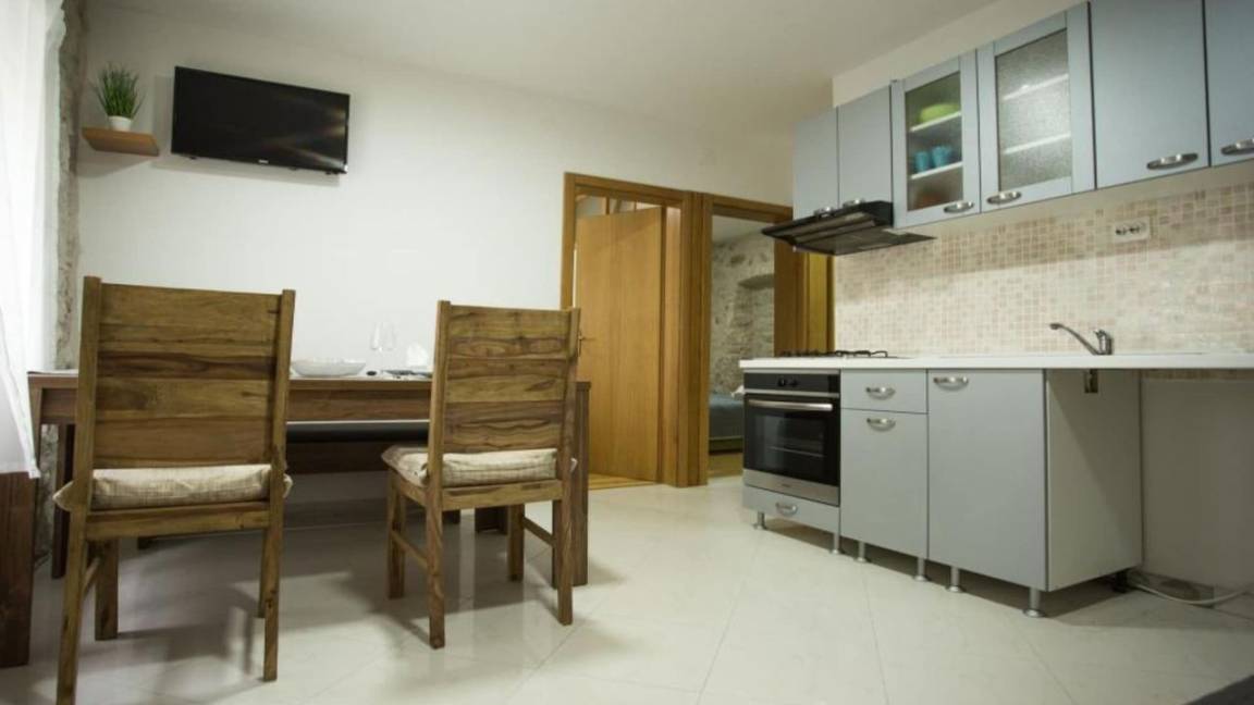 55 M² Ferienwohnung ∙ 3 Schlafzimmer ∙ 4 Gäste - Murter