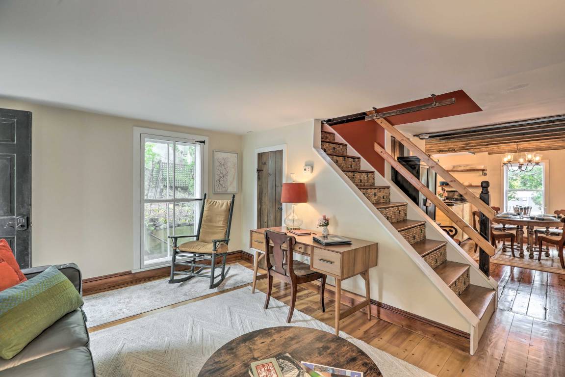 102 M² Cottage ∙ 2 Bedrooms ∙ 4 Guests - New Hope, PA