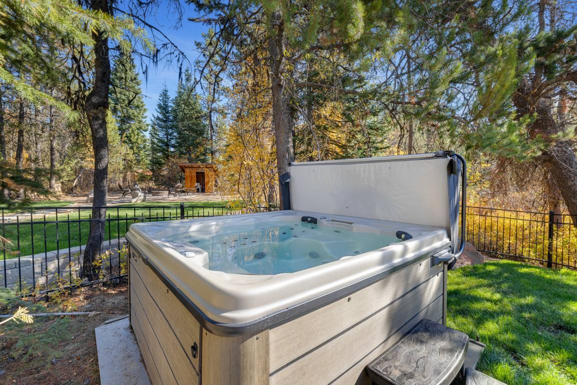 317 M² House ∙ 5 Bedrooms ∙ 12 Guests - Lake Cascade, ID