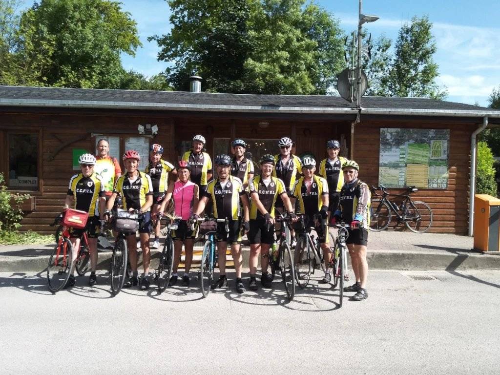 20 M² Camping ∙ 1 Chambre ∙ 2 Personnes - Val-d'Oise